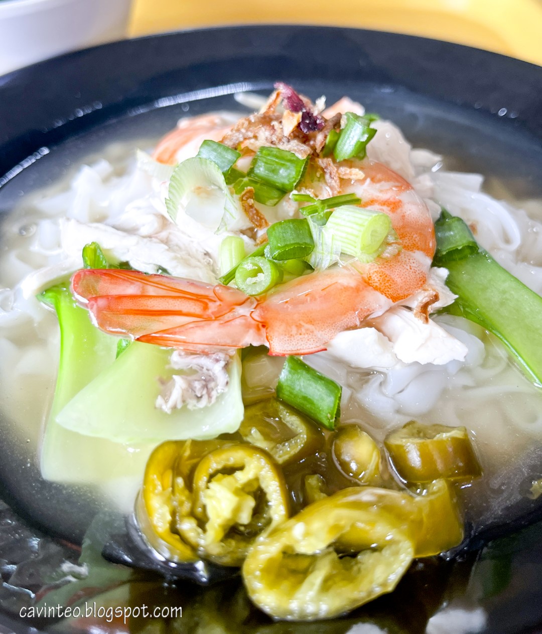 Entree Kibbles: Fresh Prawn Shredded Chicken Hor Fun from Shun Ji ...