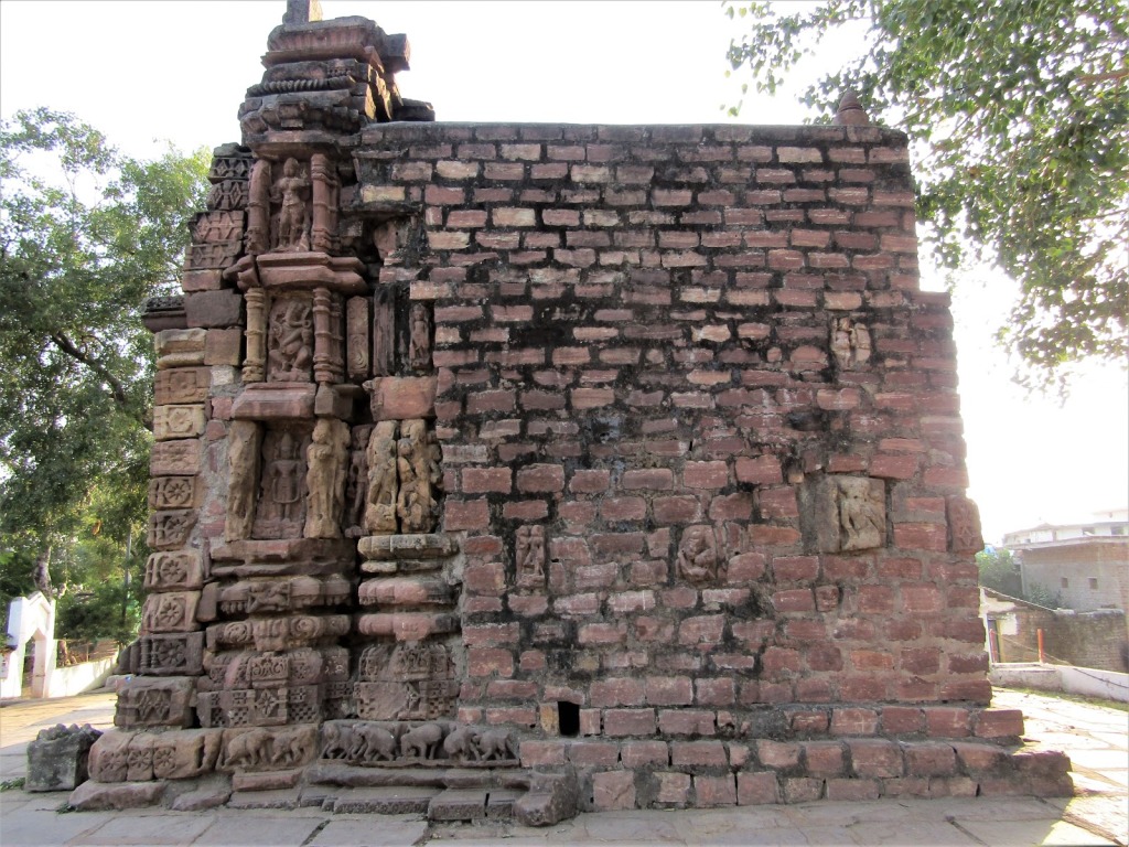 Hindu Temples of India: Shiva Temple, Ganiyari, Chattisgarh