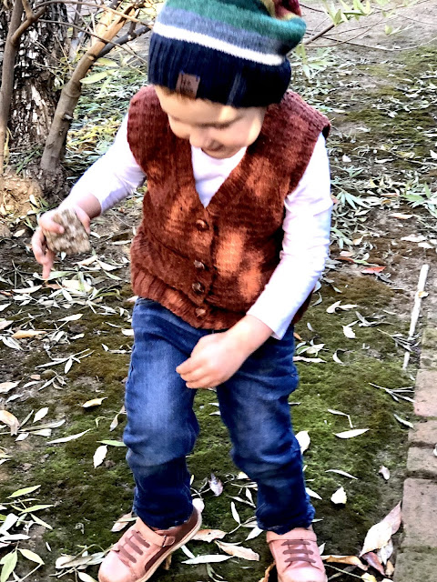 Hobbit Vest with pocketses - Knitionary