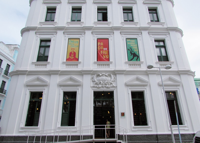 Tem que ir: Paço do Frevo - Recife