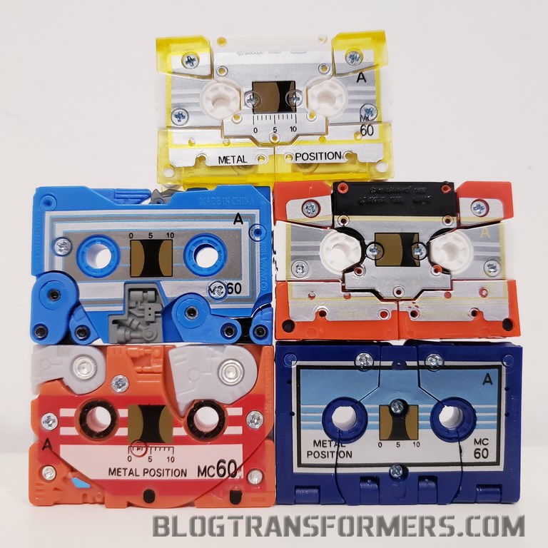 Blog Transformers.com: e-hobby SG Soundwave vs SG Blaster