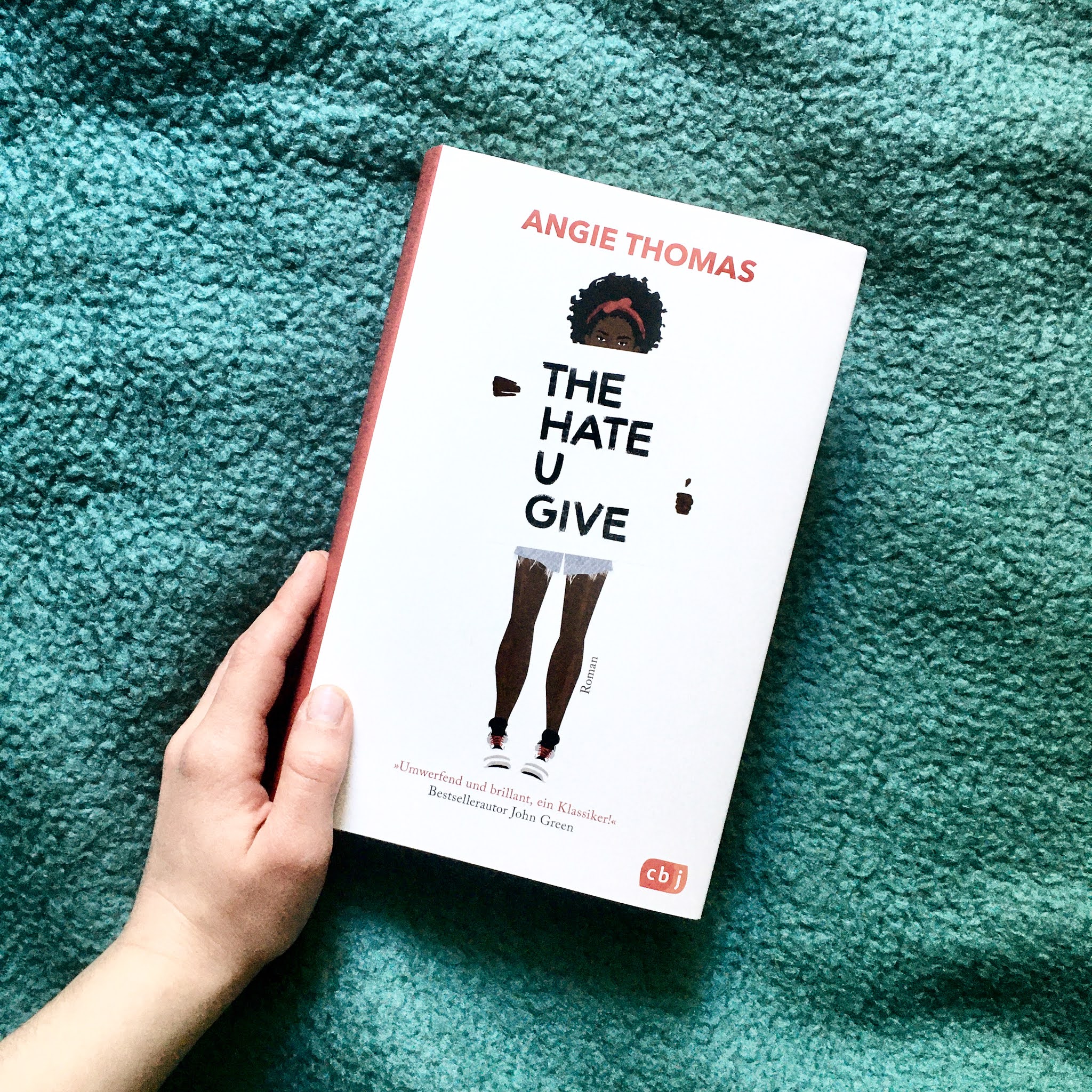 Die Lesende: The Hate U Give (Angie Thomas)