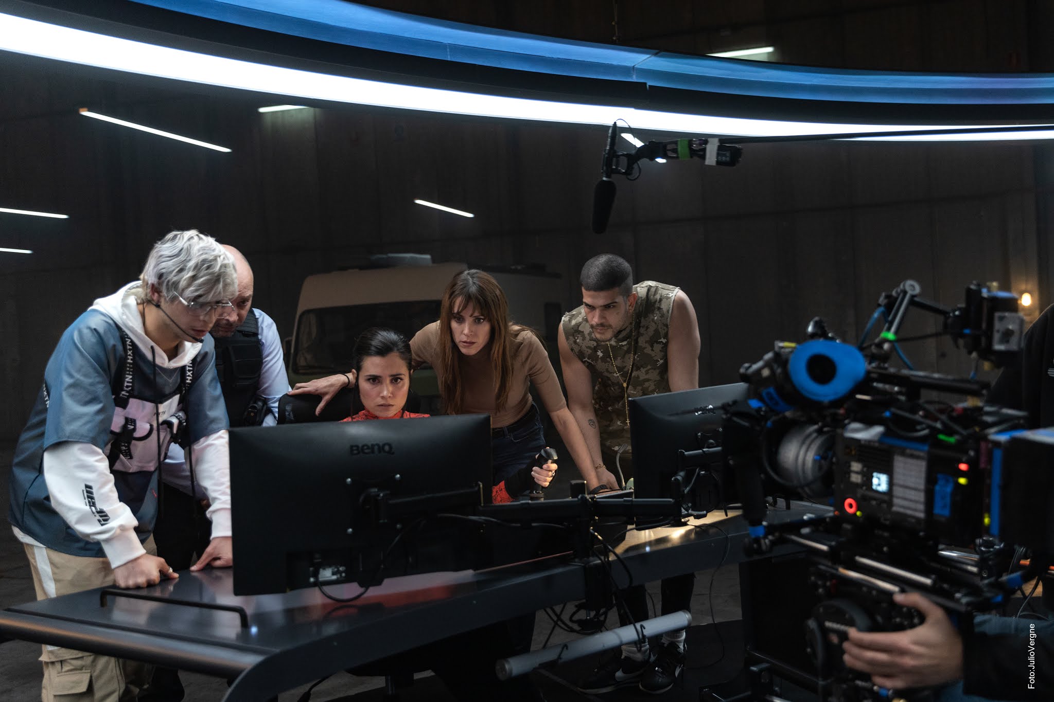 Serie Express de STARZPLAY, con Maggie Civantos y Bernardo Flores ...