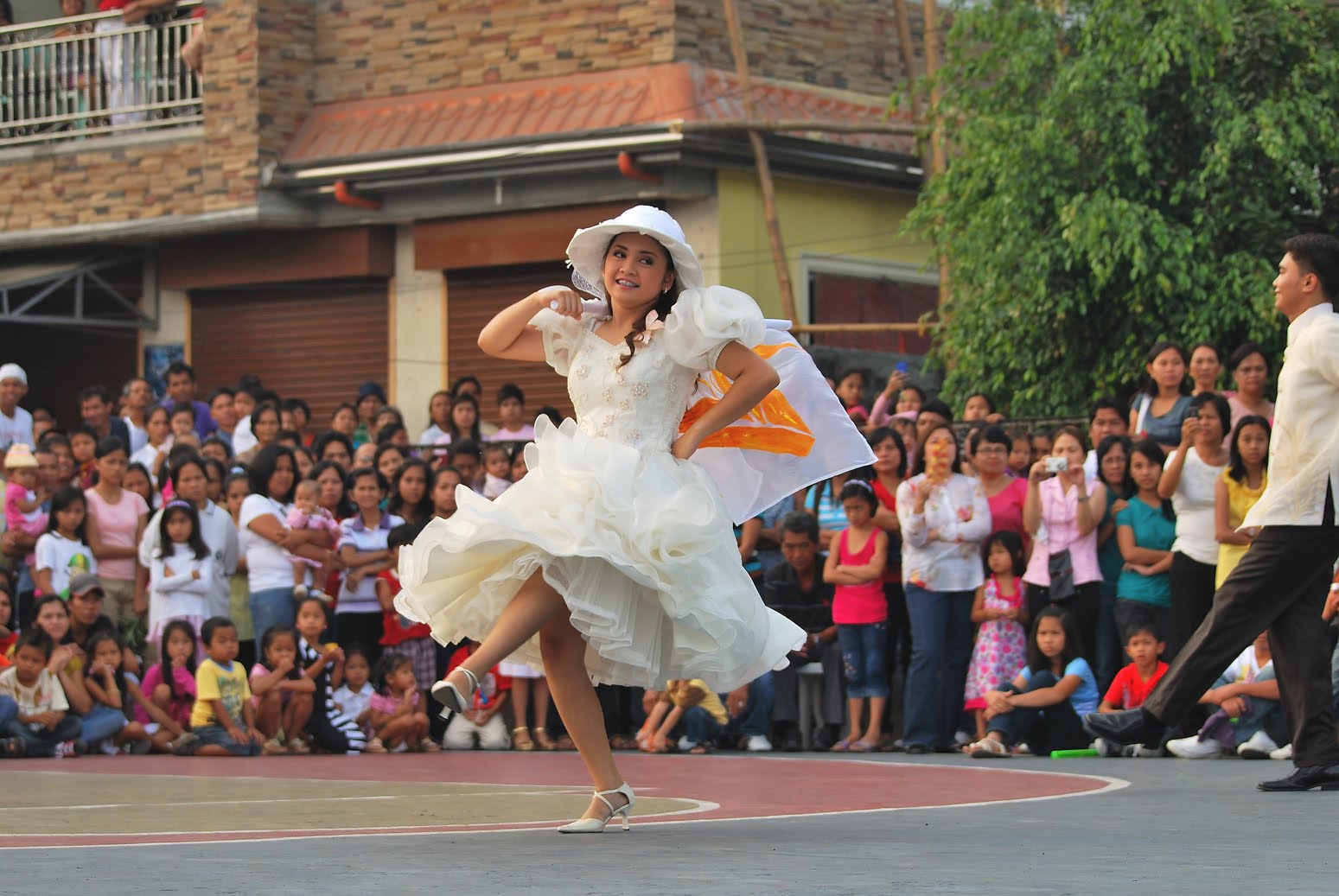 Gone to the John: Ang Pagbati