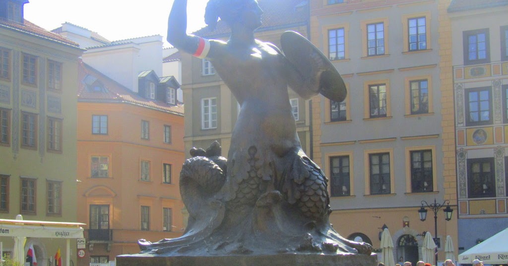 Syrenka Warszawska na Starym Mieście.