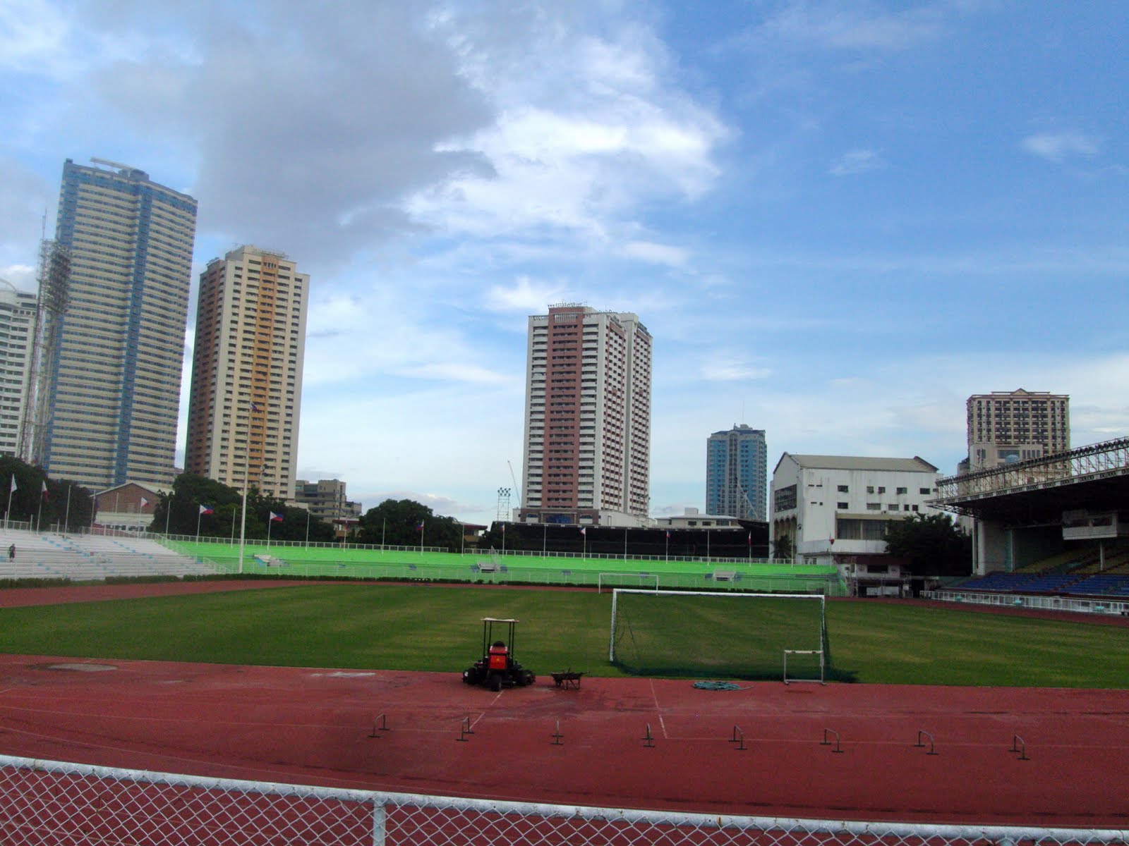 Diplobugs: Home Ground – Football Stadium in Philippines