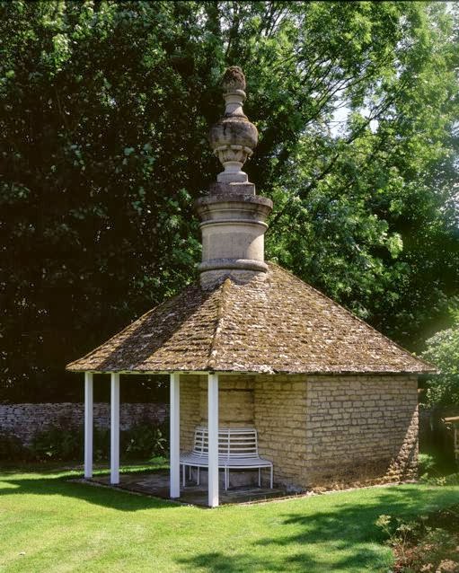 "Tweedland" The Gentlemen's club: Raymond Erith New-Classical Architect.