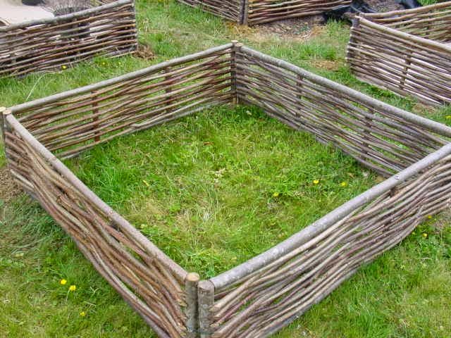 Middle Ground: Wattle and lasagna composting
