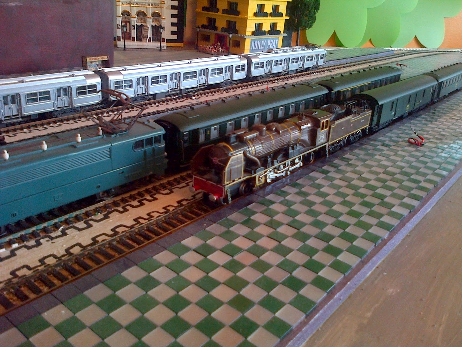 French Model Railway: Some pictures of H0 scale rolling stock.