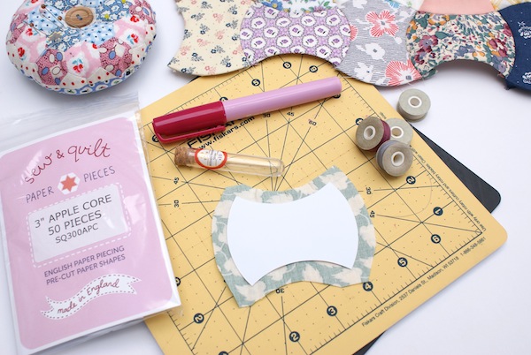 Tutorial // Apple Cores & English Paper Piecing: Part 1 / Basting