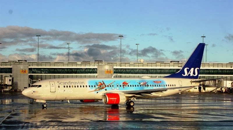 OSLOAIRPORTS.COM: SAS med eget Disneyfly