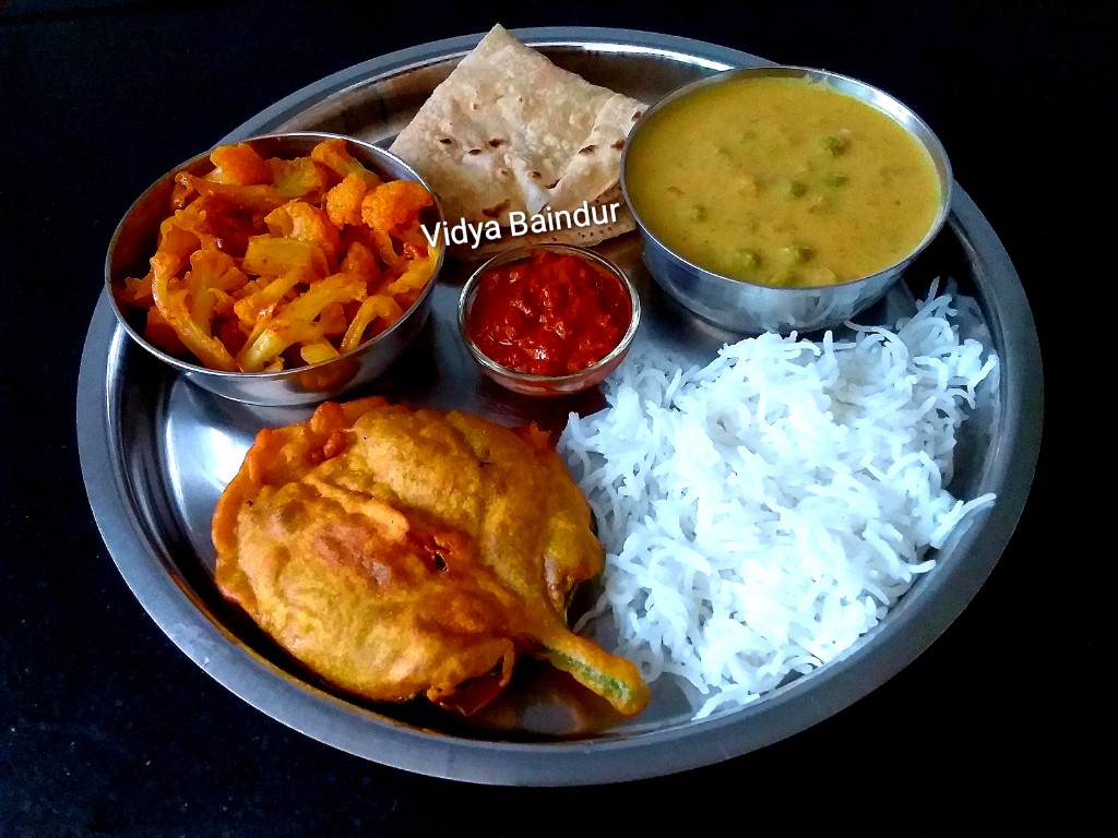 My Thali Today.... Cauliflower Talasani , Fresh Green Peas Ambat, Suran ...