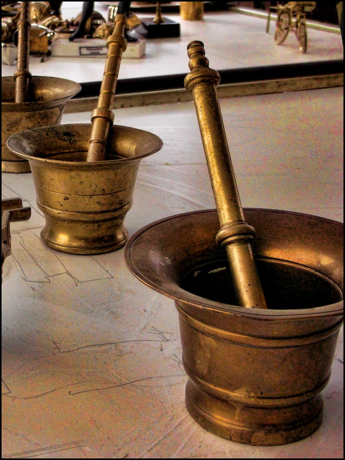 Antigüedades Grupo de Blas: EL MORTERO, ALMIREZ O MAJADERO