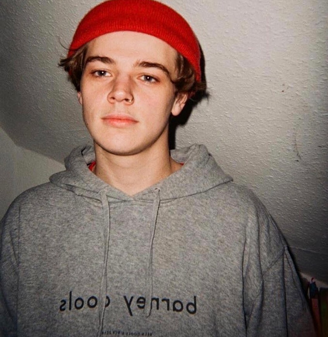 LITTLE INDIE : Track Of The Day :: Thomas Headon - Butterflies