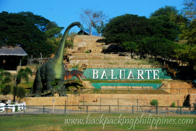 Backpacking Philippines: Chavit Singson's Baluarte in Vigan/Caoayan ...