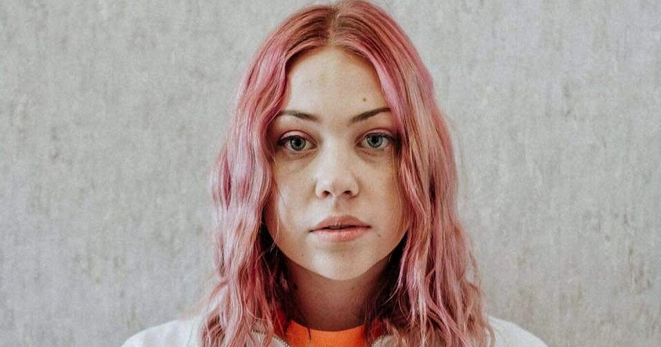 LITTLE INDIE : Listen :: Lauran Hibberd drops new single ‘Frankie’s ...