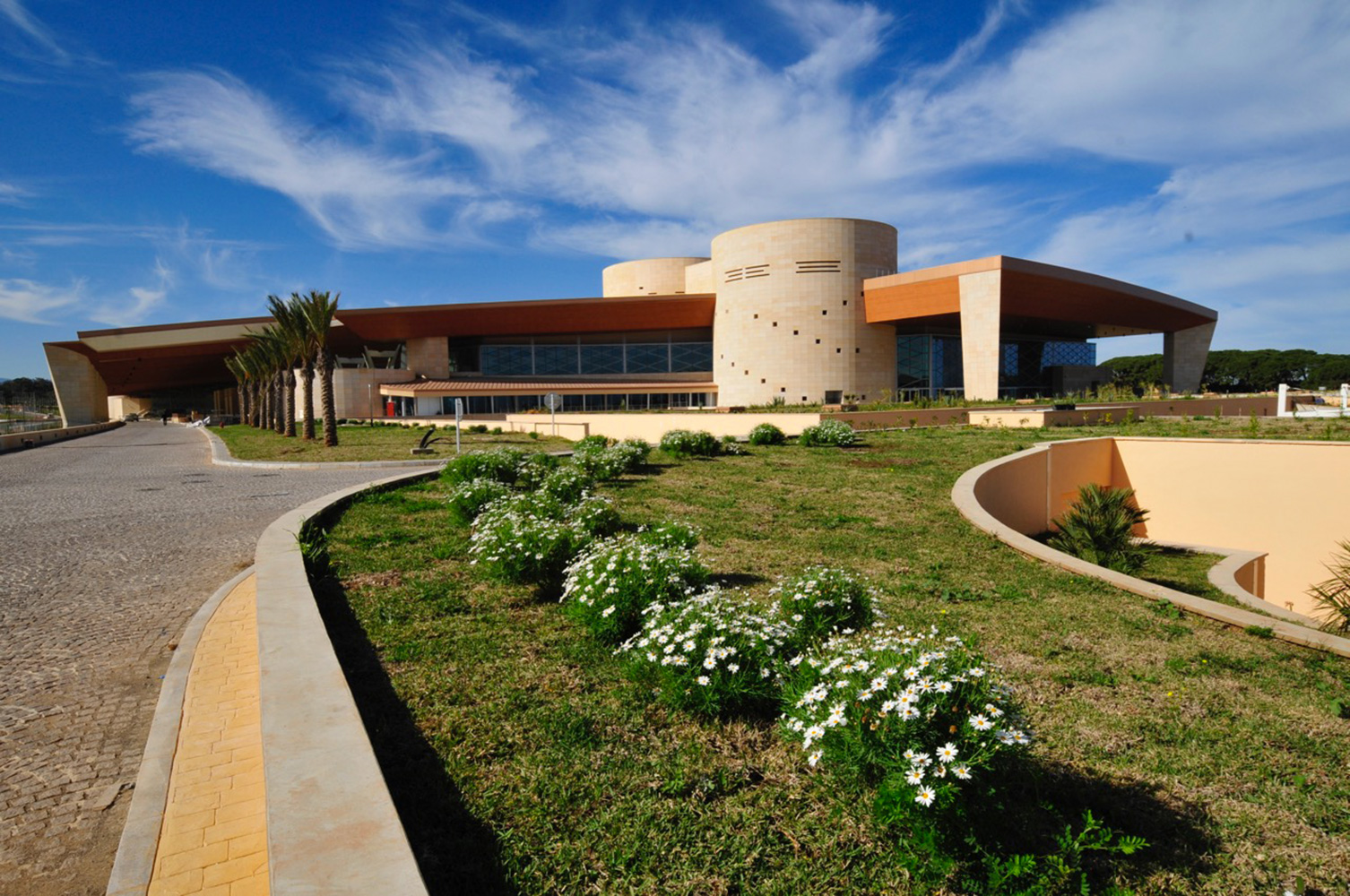 قصر المؤتمرات الدولي بنادي الصنوبر البحري بالجزائر العاصمة CIC Centre ...