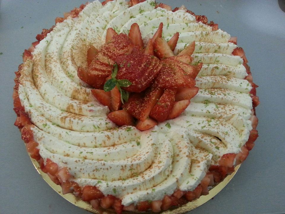 Tarte aux fraises, chantilly et gelée de fruits rouges - La cuisine de ...