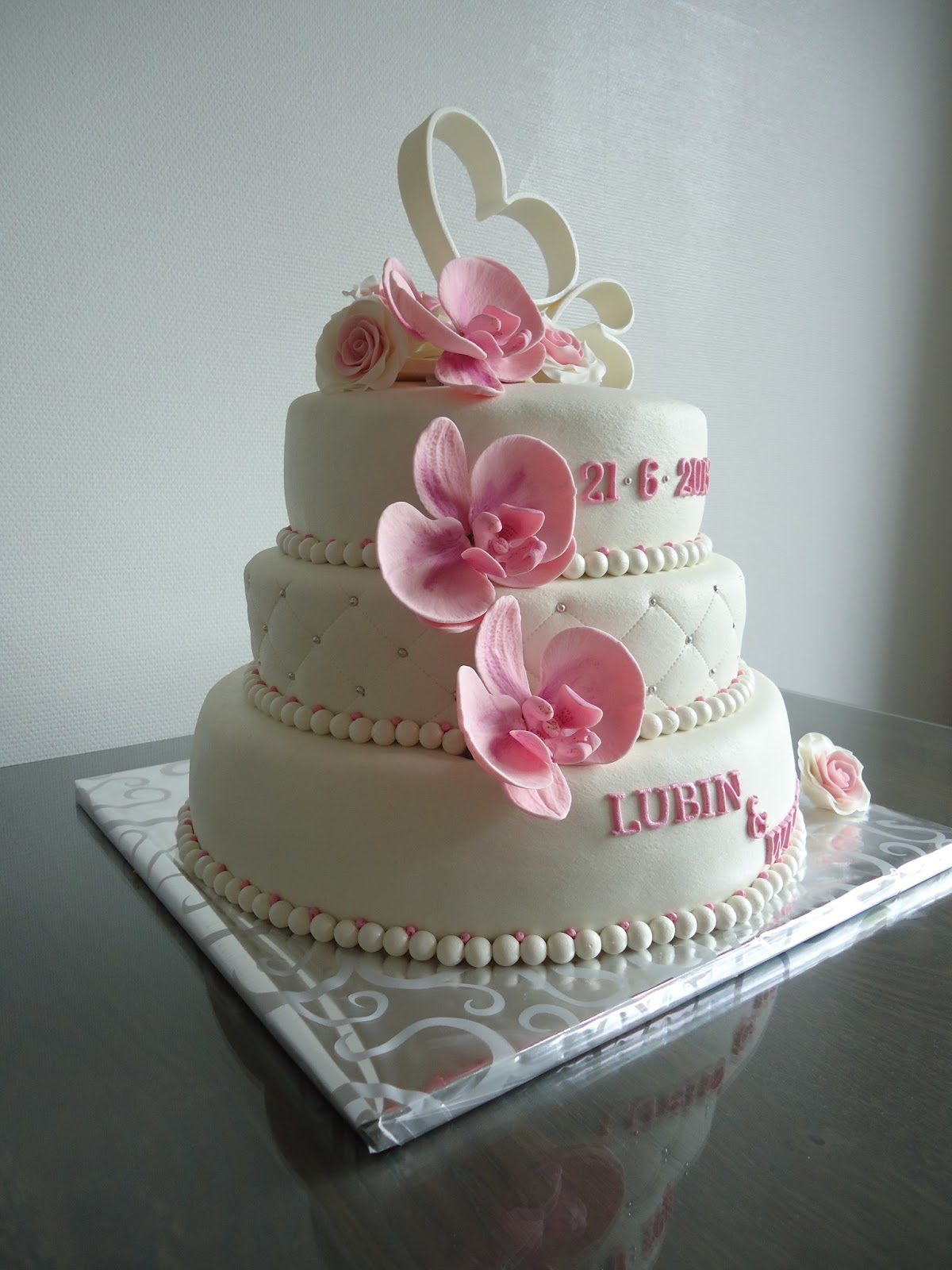 mijntaartcreaties: Bruidstaart wit met roze orchideën en rozen