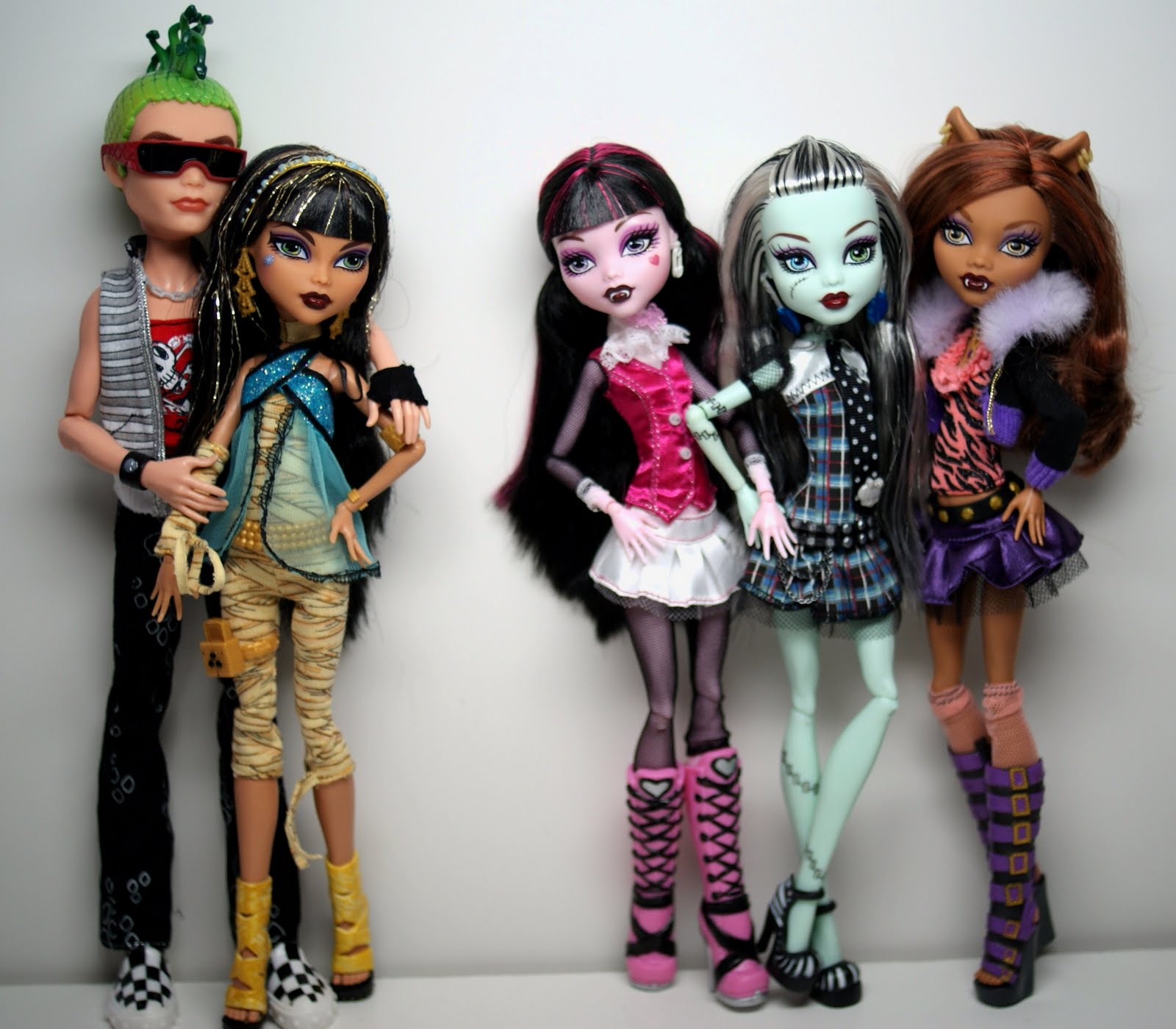 Yumurcak Tv İzle: MONSTER HIGH BEBEKLERI