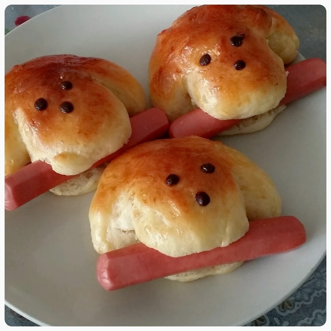 Bake-In Delight : Bear Chocolate Bread & Doggy Hotdog Bread