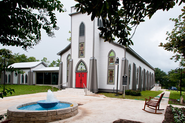 good church design: Splitting the Church (Building)