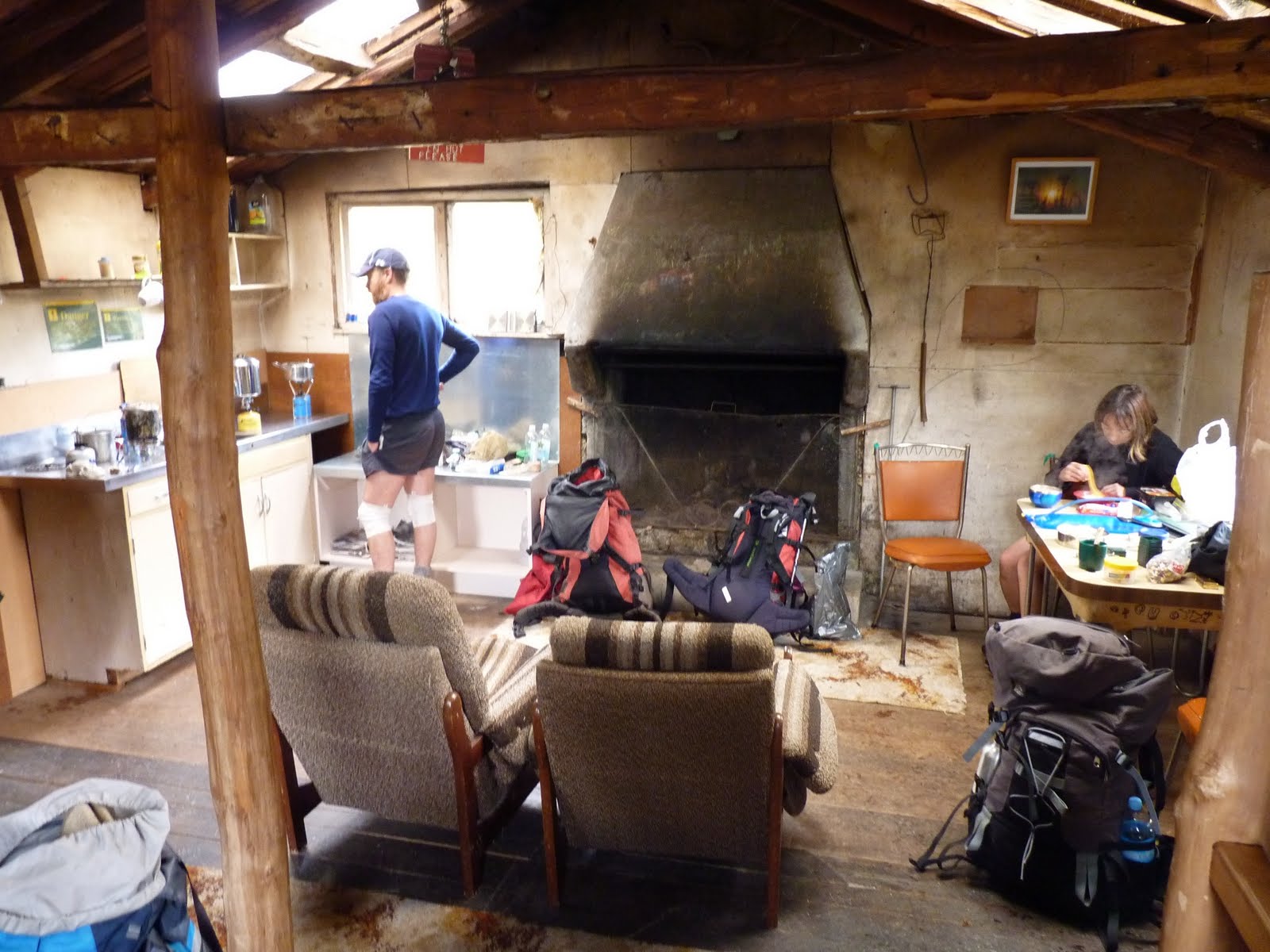 BlogRoddus: Rangi Tiapo/Kelly Tops 30th April-1st May 2011