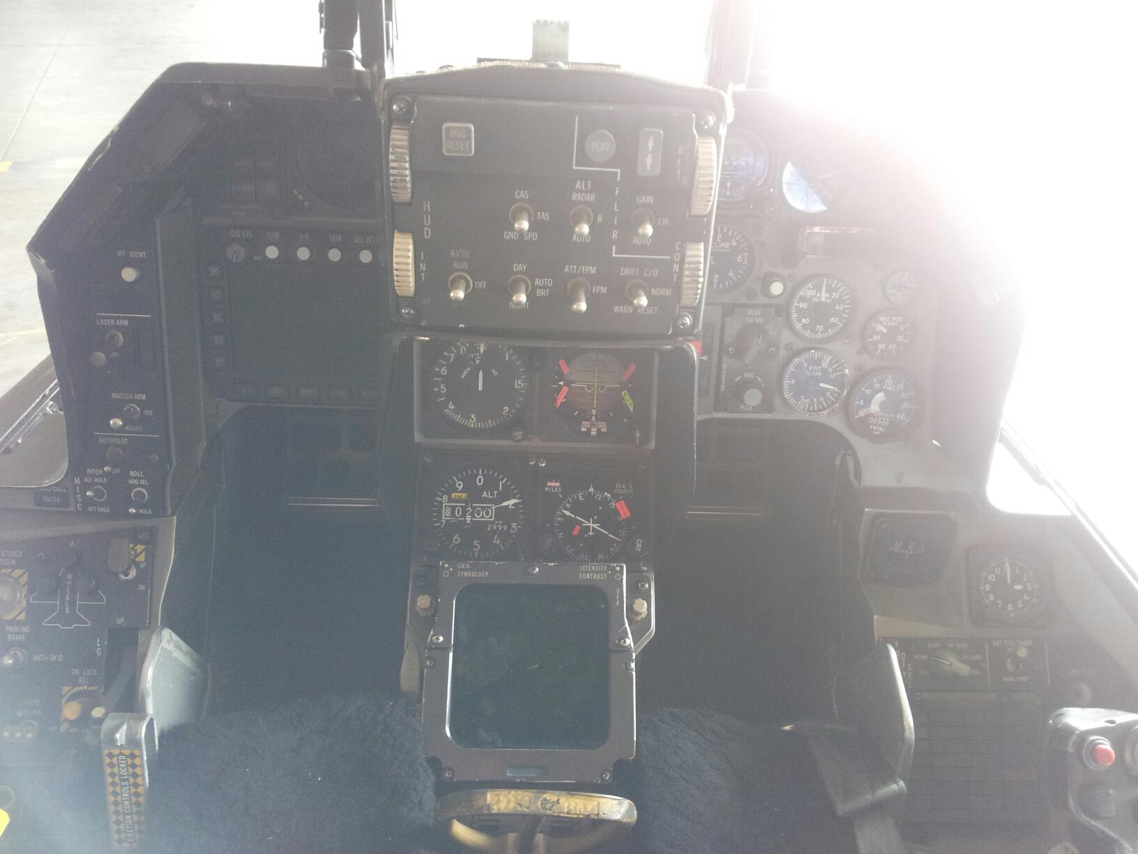 AAG_th บันทึกประจำวัน: อนาคตของเครื่องบินขับไล่ F-16A/B กองทัพอากาศไทย ...