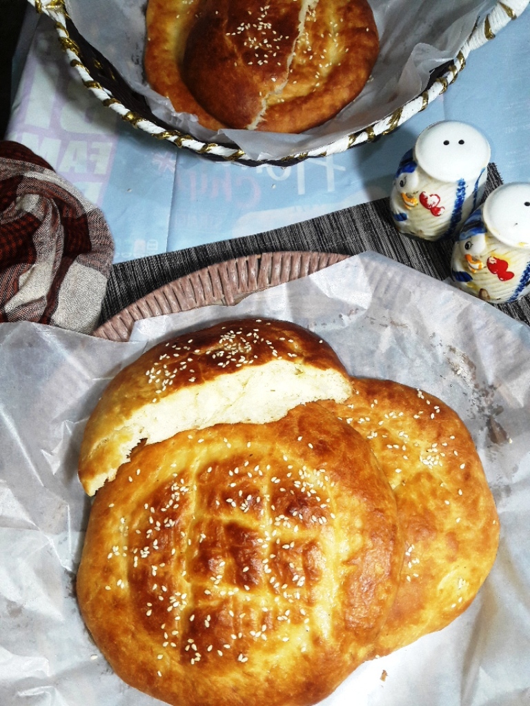 Roghni Naan Recipe - Yummy Traditional