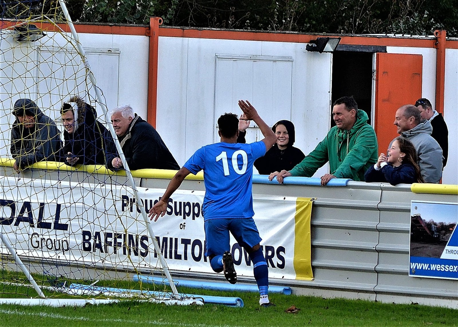 Hopping Around Hampshire: Baffins Milton Rovers v Radstock Town