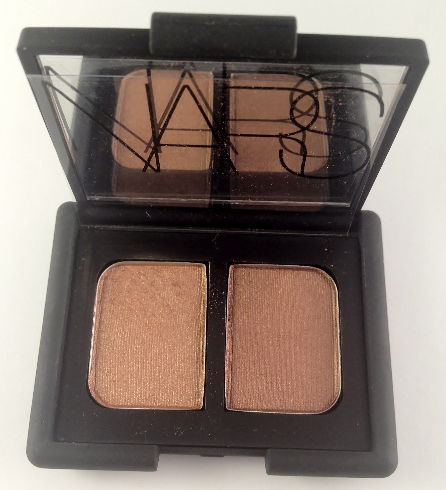 Omorfia....What I Call Beauty!: REVIEW: NARS Isolde Eye Shadow Duo ($38.00)