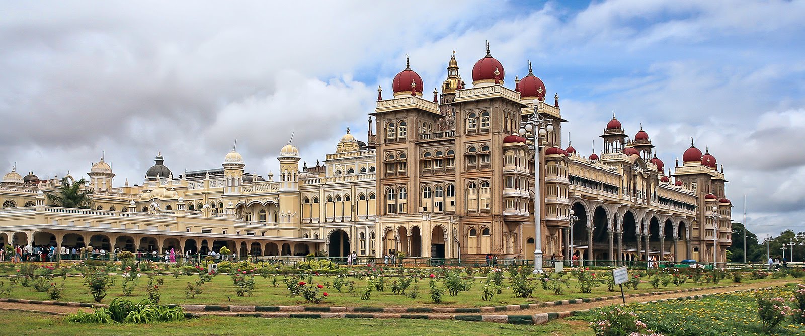 Mysore - The capital city of Wodeyar dynasty - Explore Indian Streets