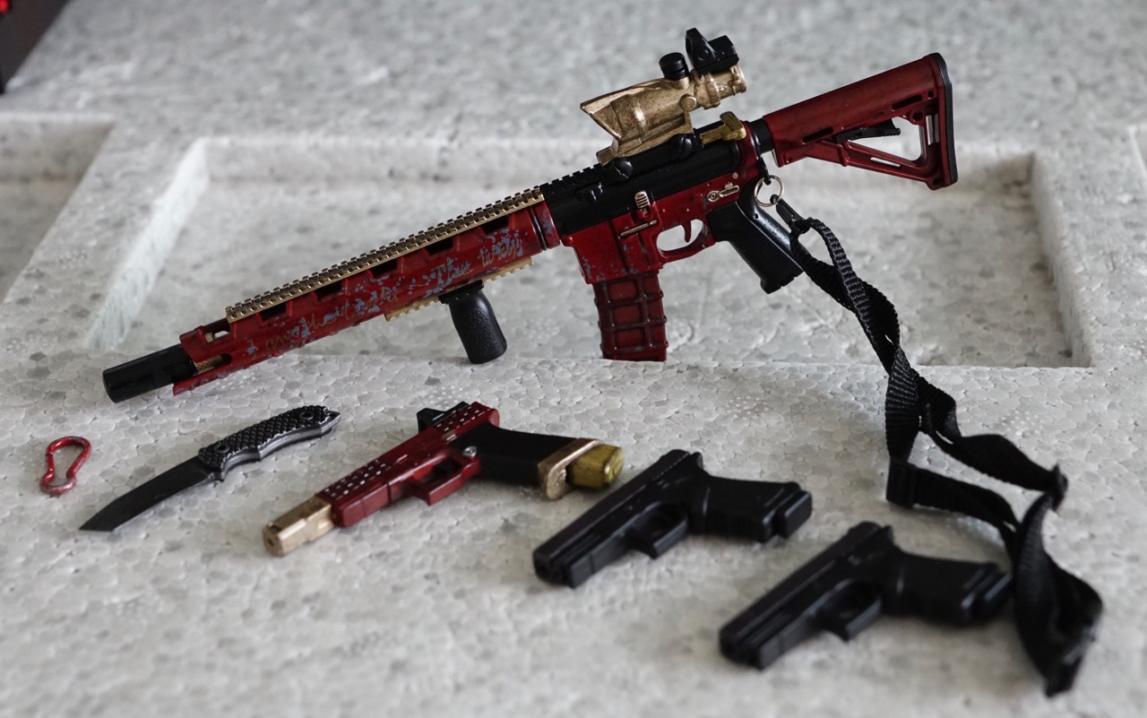 Alteregoistic - Toy Blogger: Hot Toys Deadshot ... ...