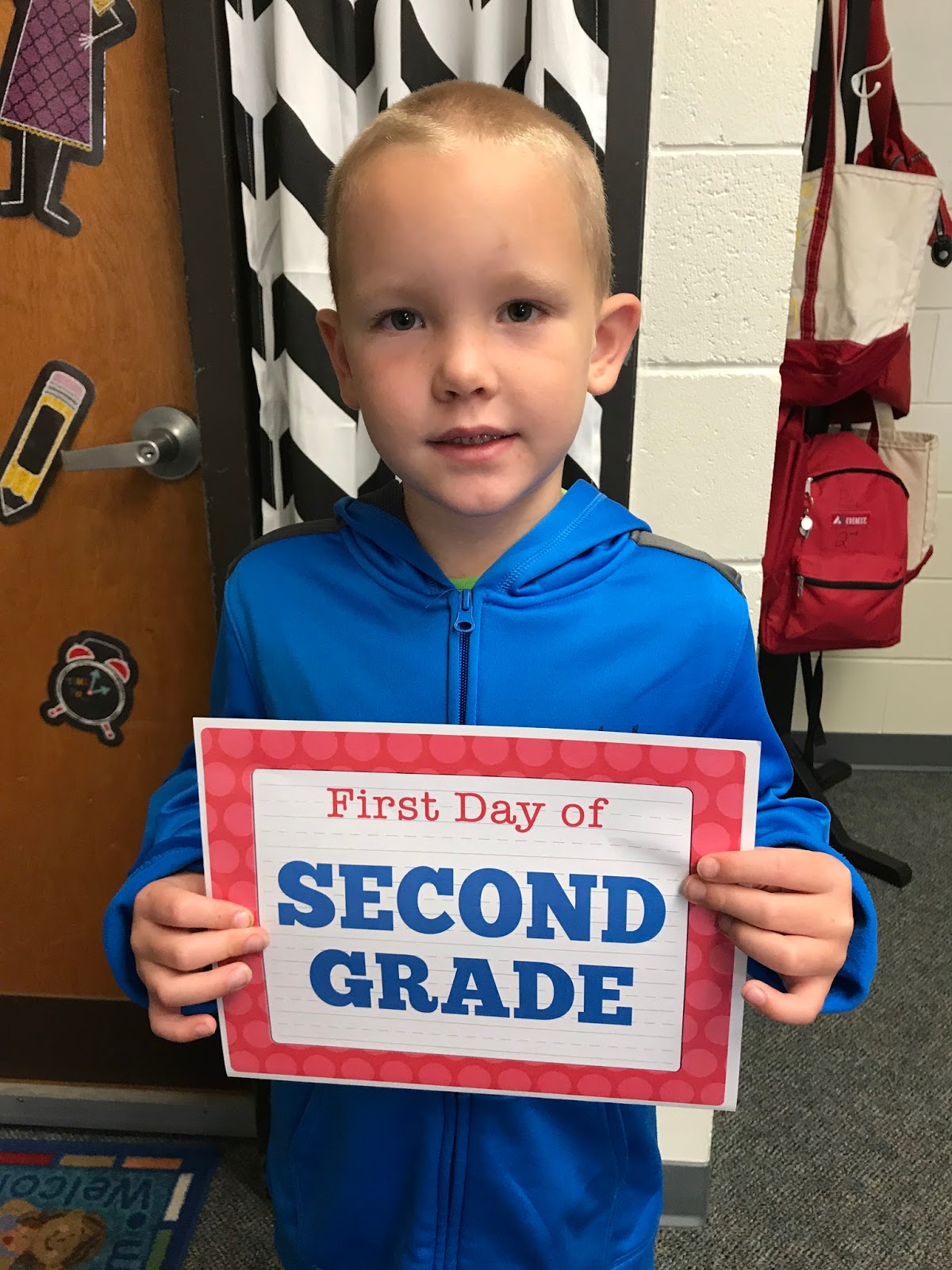 Mrs. Bell's 2nd Grade Blog: Seventeen Second Graders and counting...