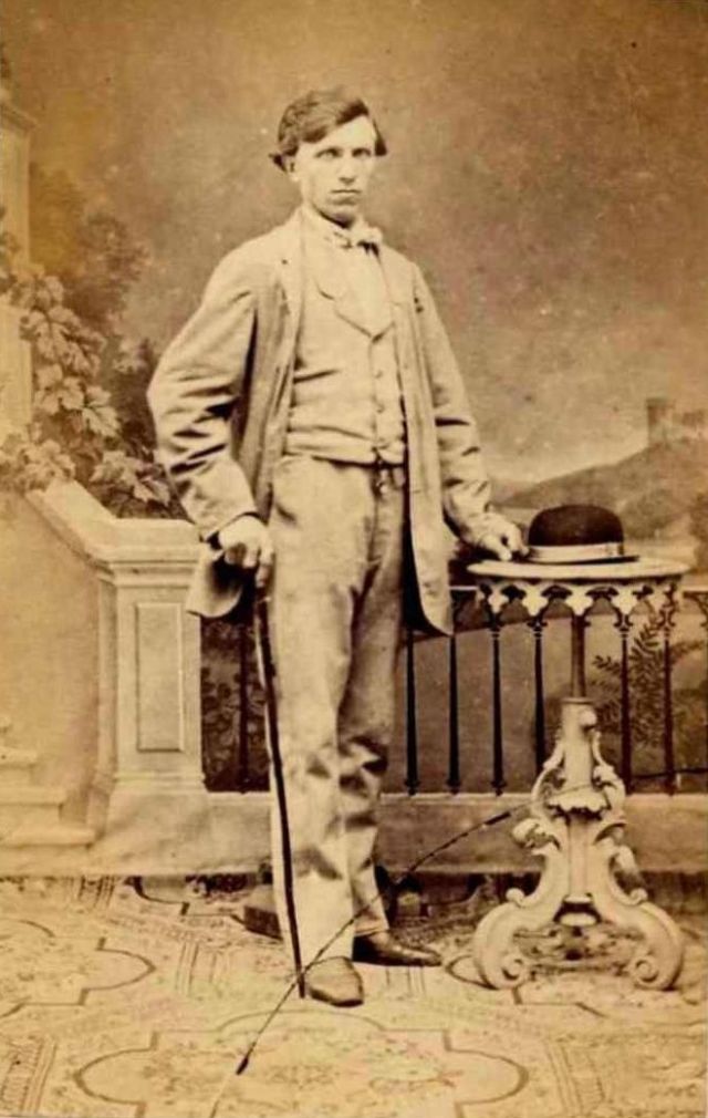 30 Vintage Photos of Victorian Men Posing With Their Canes ~ Vintage ...