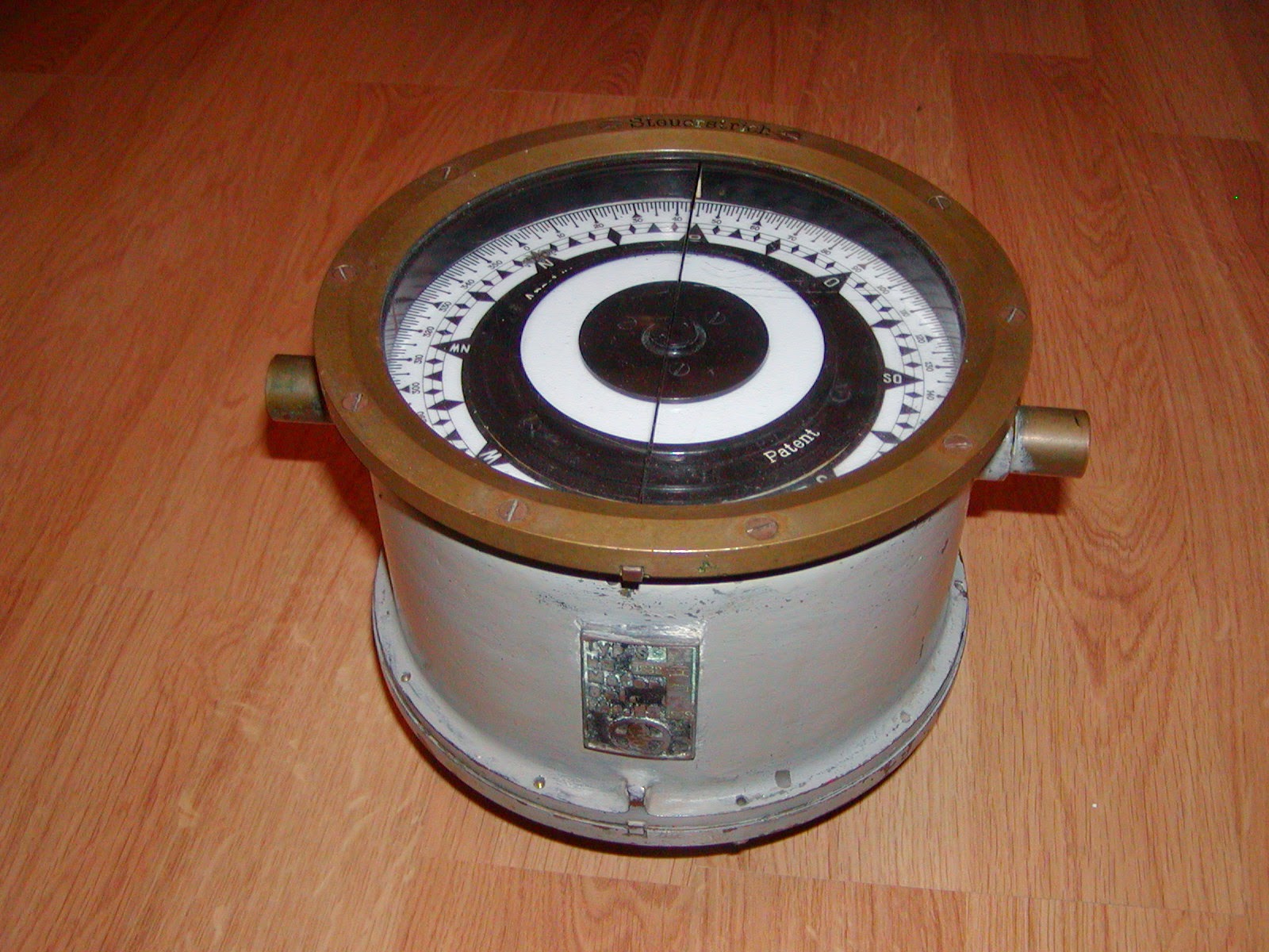 Skull Flummery: World War One U-BOAT Gyro Compass