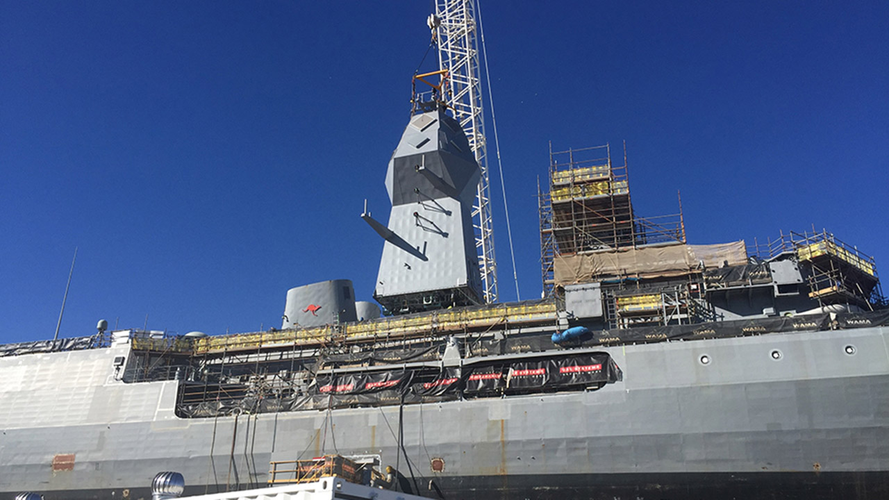 DEFENSE STUDIES: HMAS Warramunga Gets New Mast as Part of AMCAP Upgrade ...