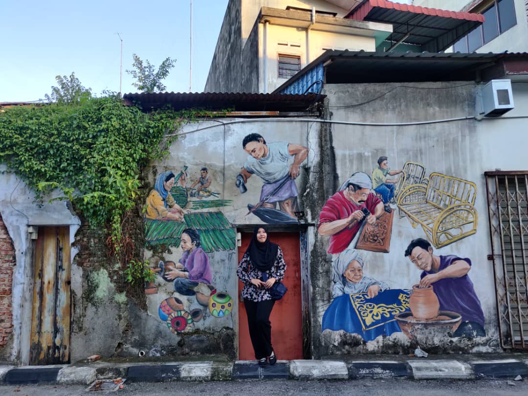 Jalan-Jalan di Muar Mural Street (Muar Cultural Walk)