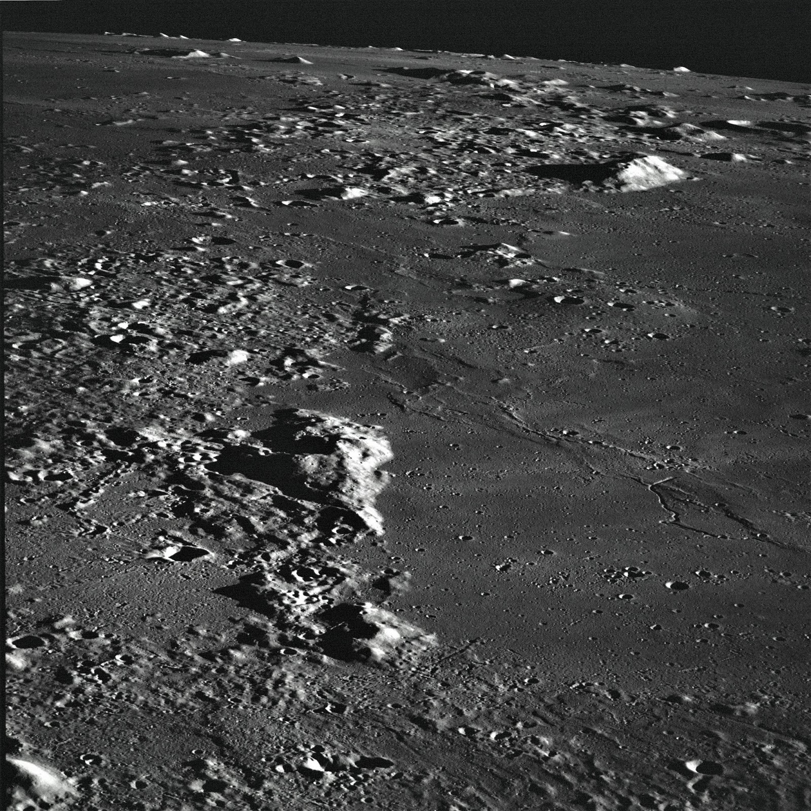 Apollo 12 Timeline: 1969/11/21: Ultima giornata in orbita lunare e ...