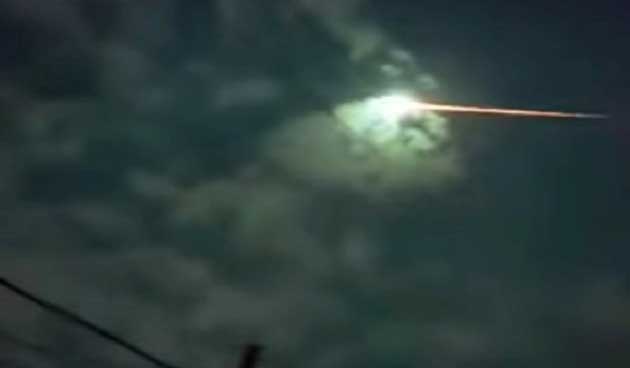 Meteor Warna Hijau Lintasi Langit Argentina - Terungkap ...