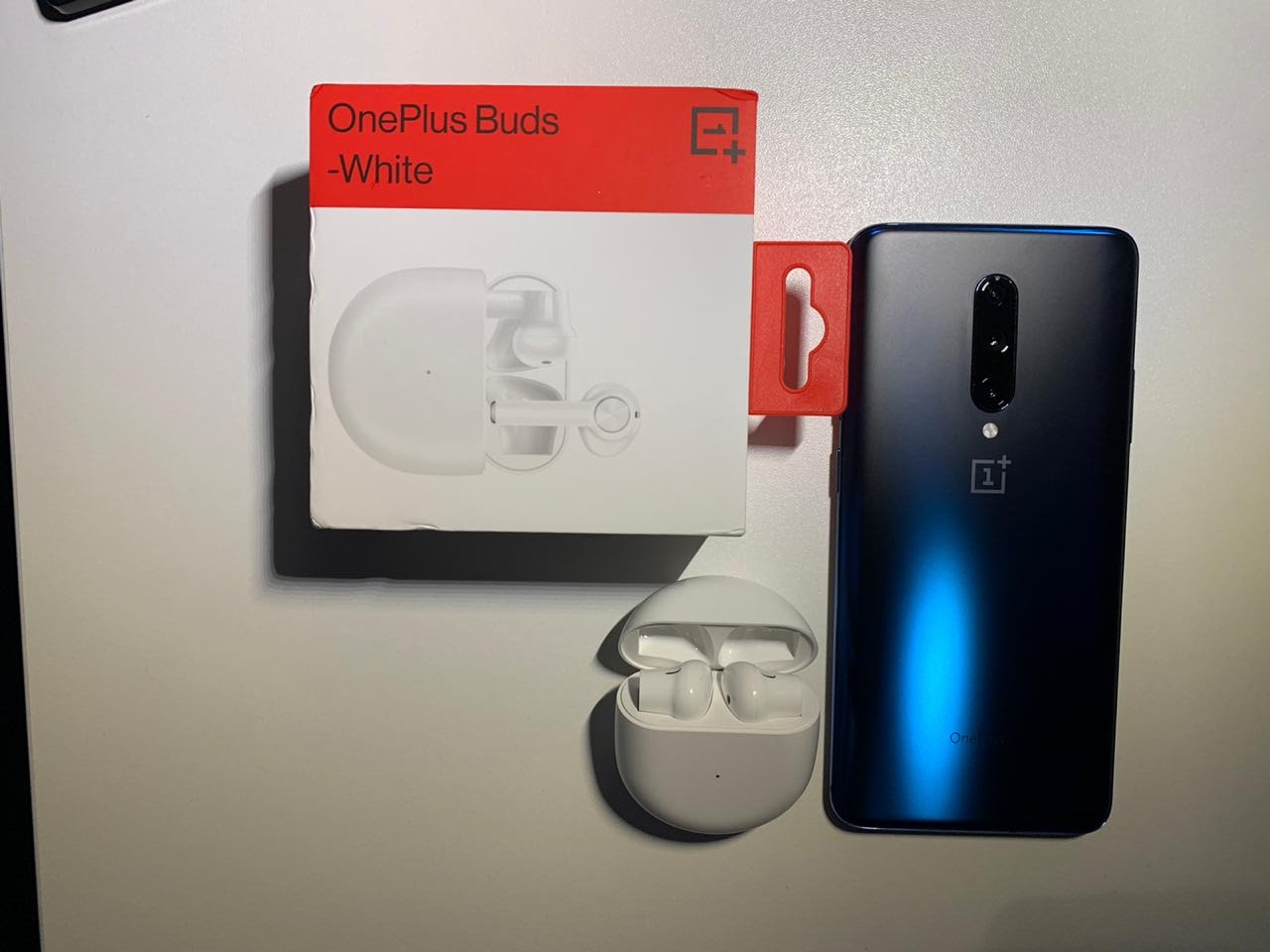 OnePlus EarBuds with OnePlus 7 Pro - Content Tech
