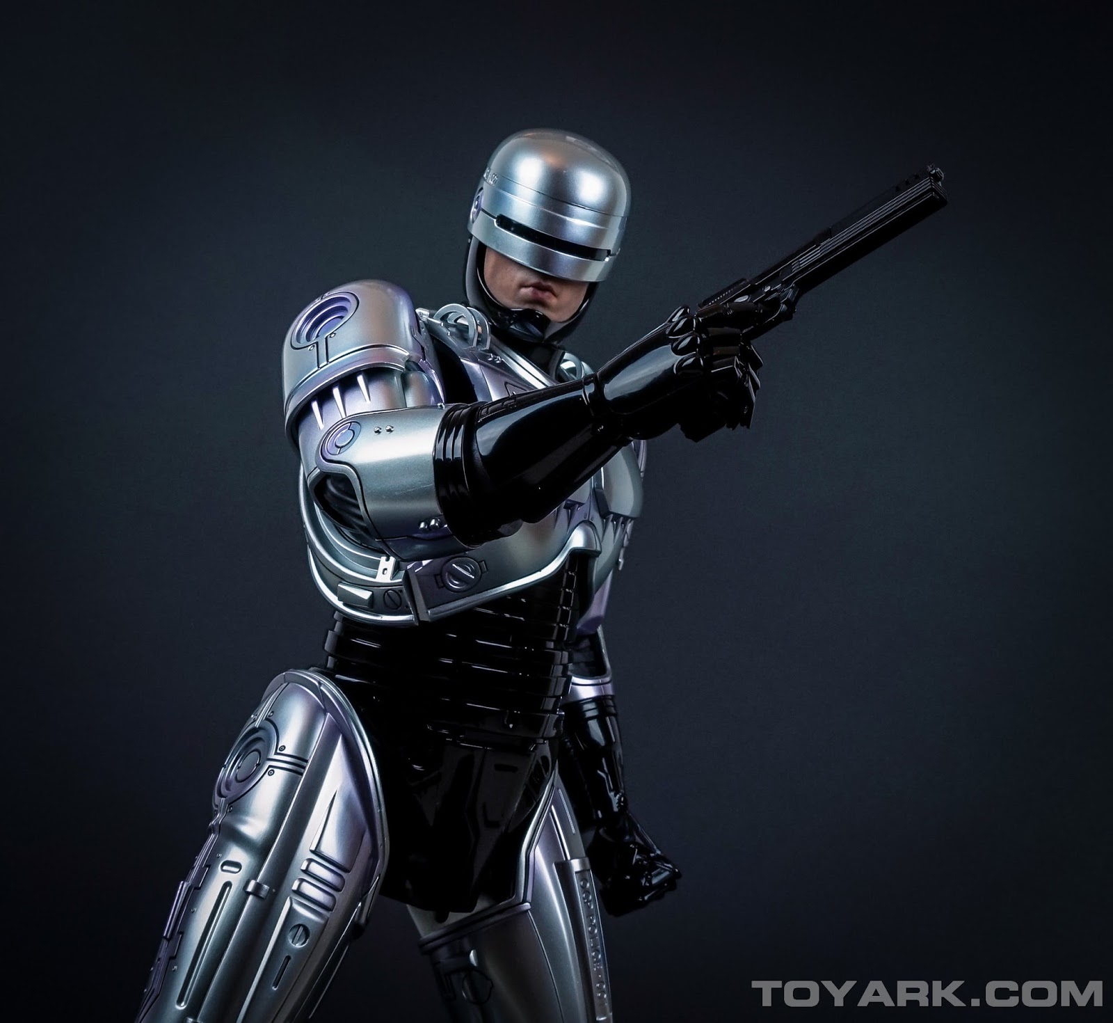 Crumpet: Hot Toys diecast Robocop