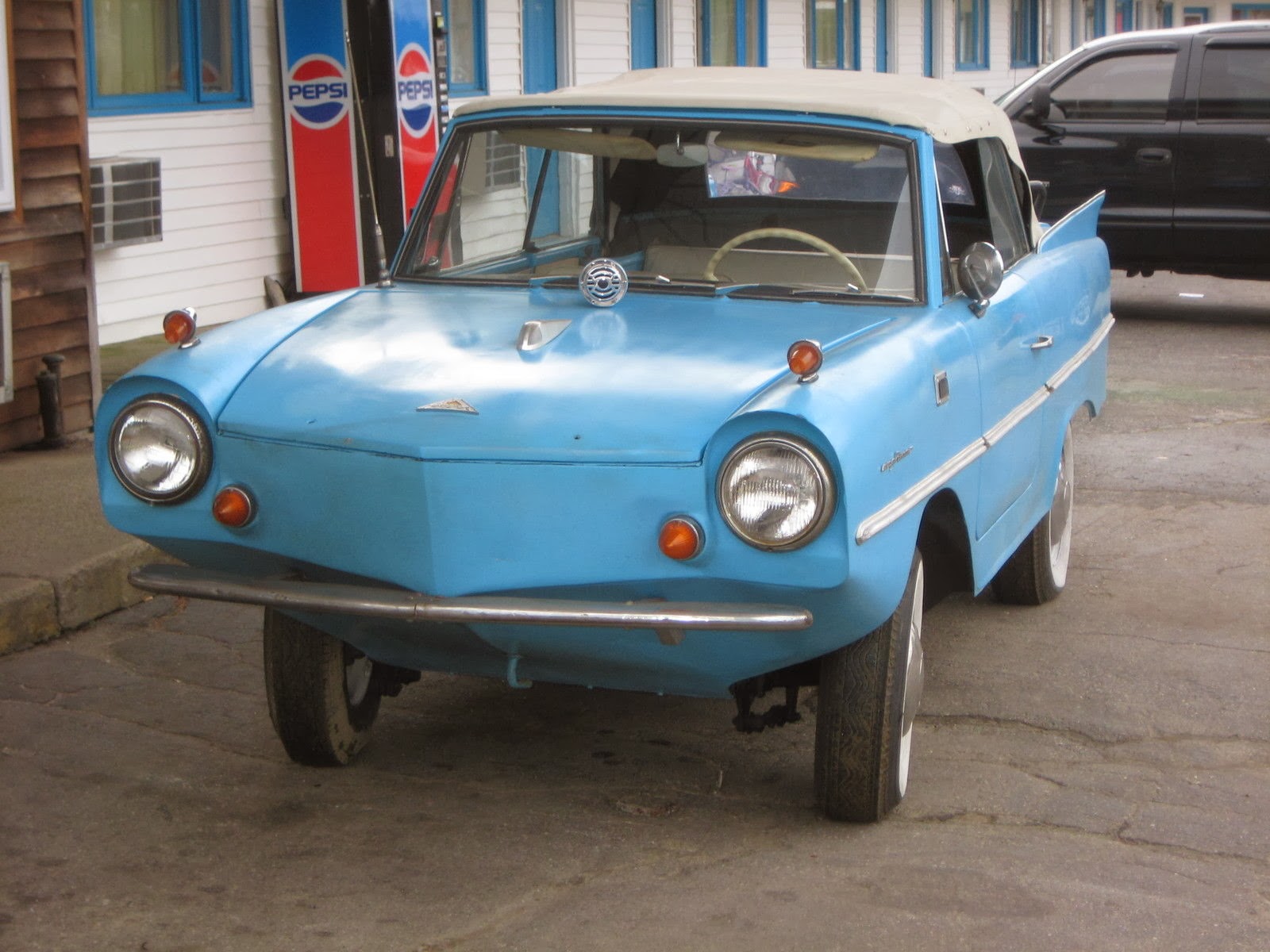 DTO: Floatel 6: 1967 Amphicar - DailyTurismo
