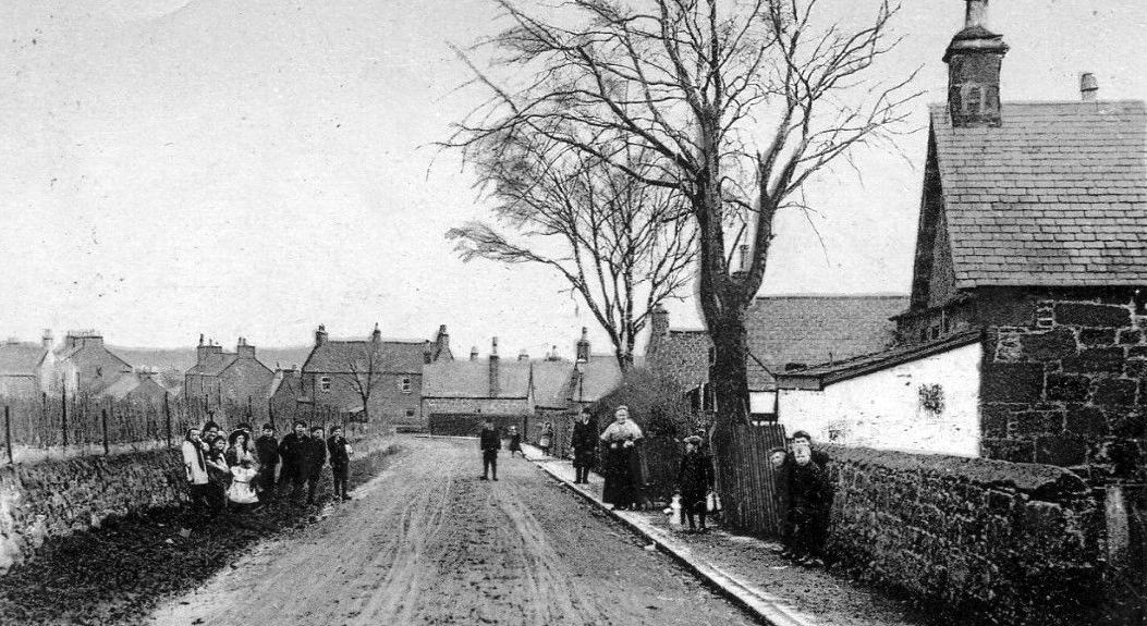 Tour Scotland: Old Photograph Lindsay Street Kirriemuir Scotland