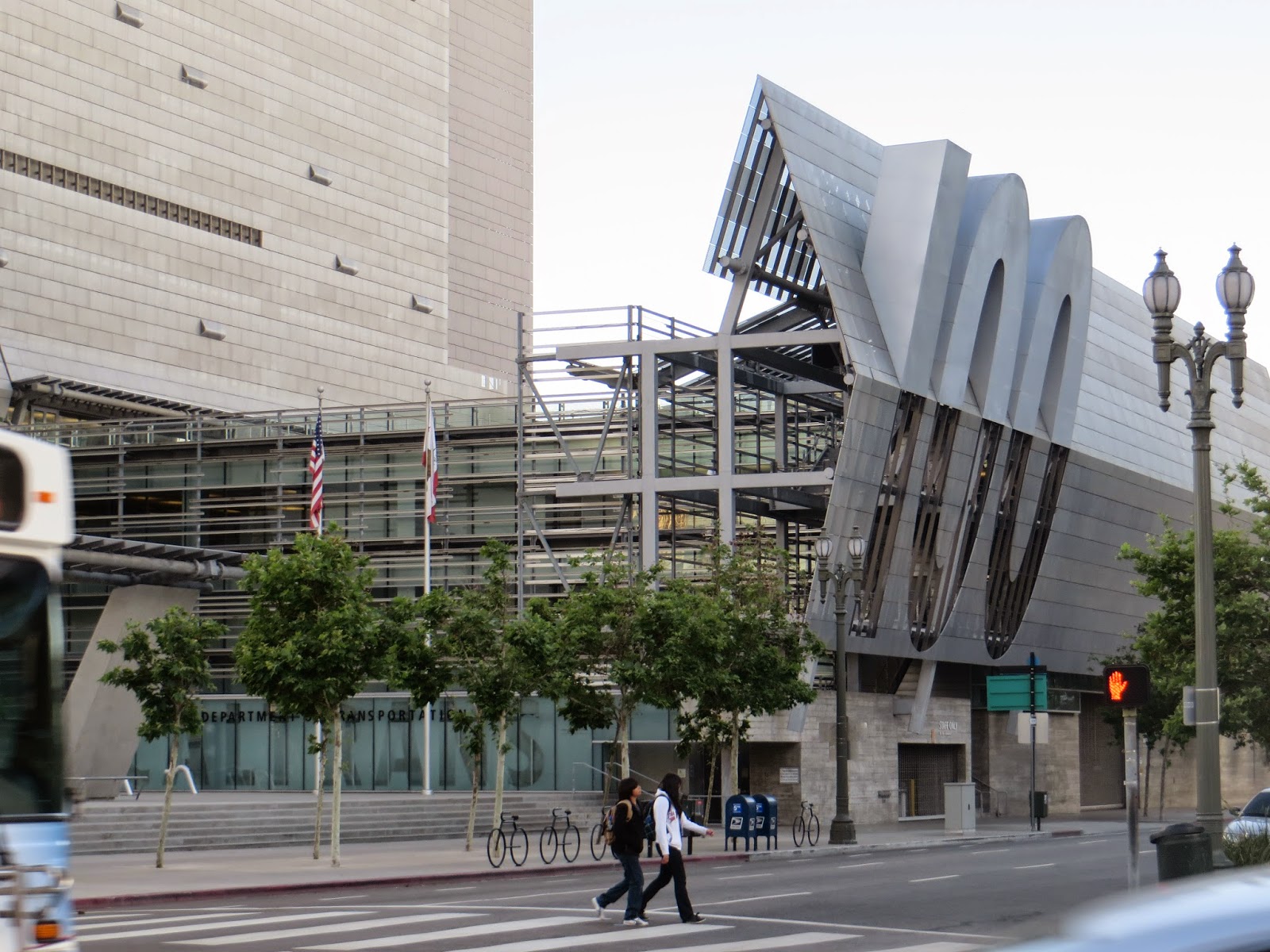 EntreVoir: Caltrans District 7 Headquarters - Morphosis Thom Mayne