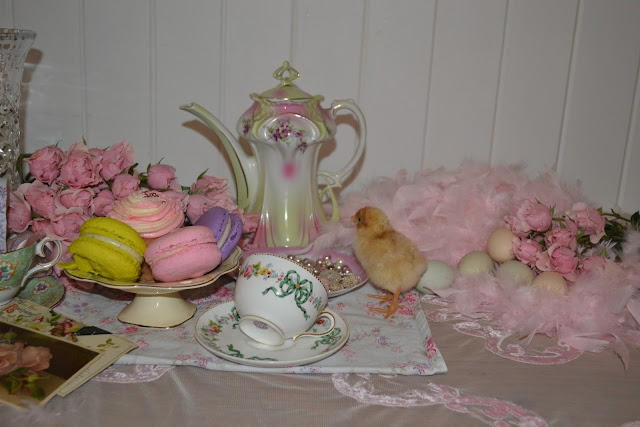 French Blue and Peachy Pink: A Chicken Goes To A Tea Party.....My ...