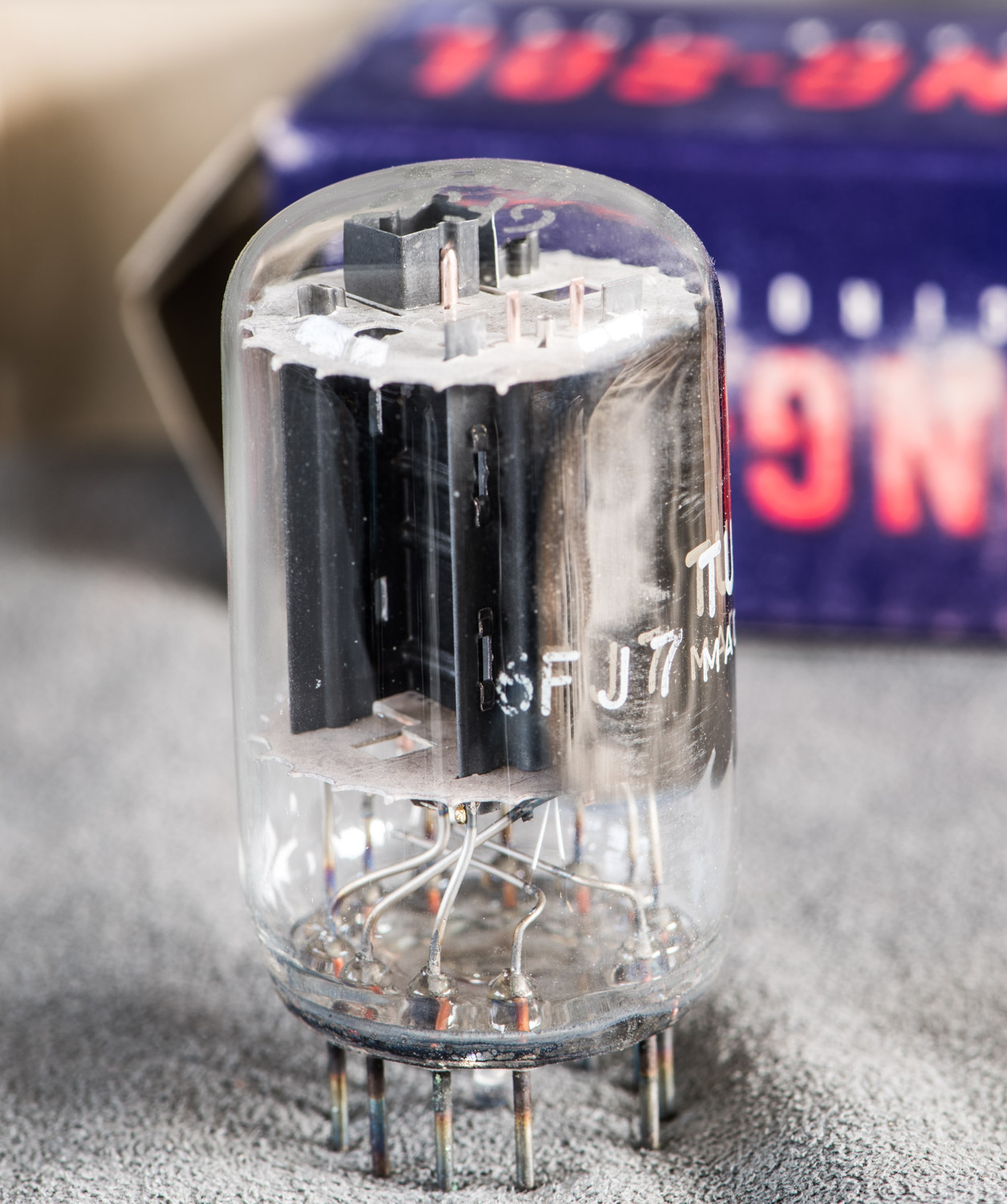 VinylSavor: Tube of the Month : The 6FJ7