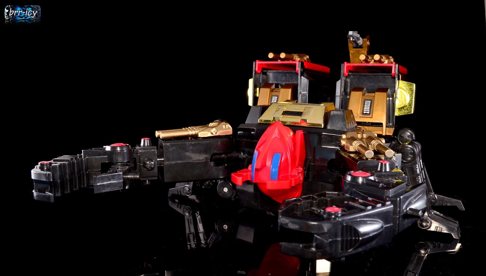 Brr-icy's Transformers Reviews: Masterforce Black Zarak
