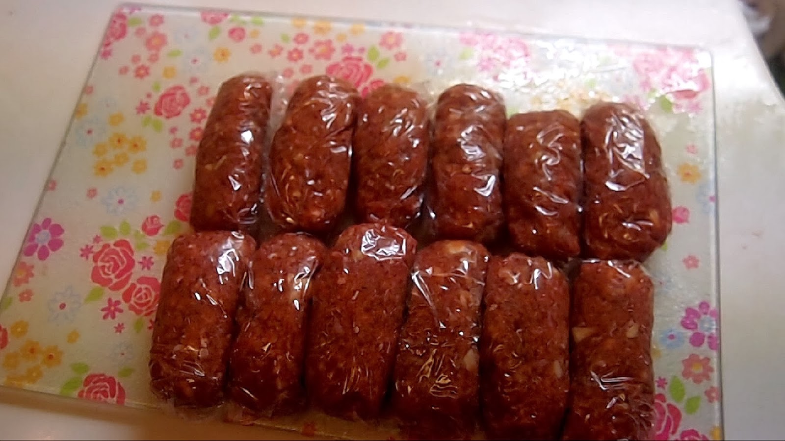 LUWEEH KITCHEN : Longganisa at home