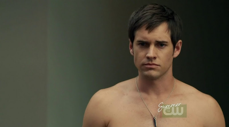 Jonathan Patrick Moore Shirtless in The L.A. Complex s2e05 - Shirtless Men at groopii